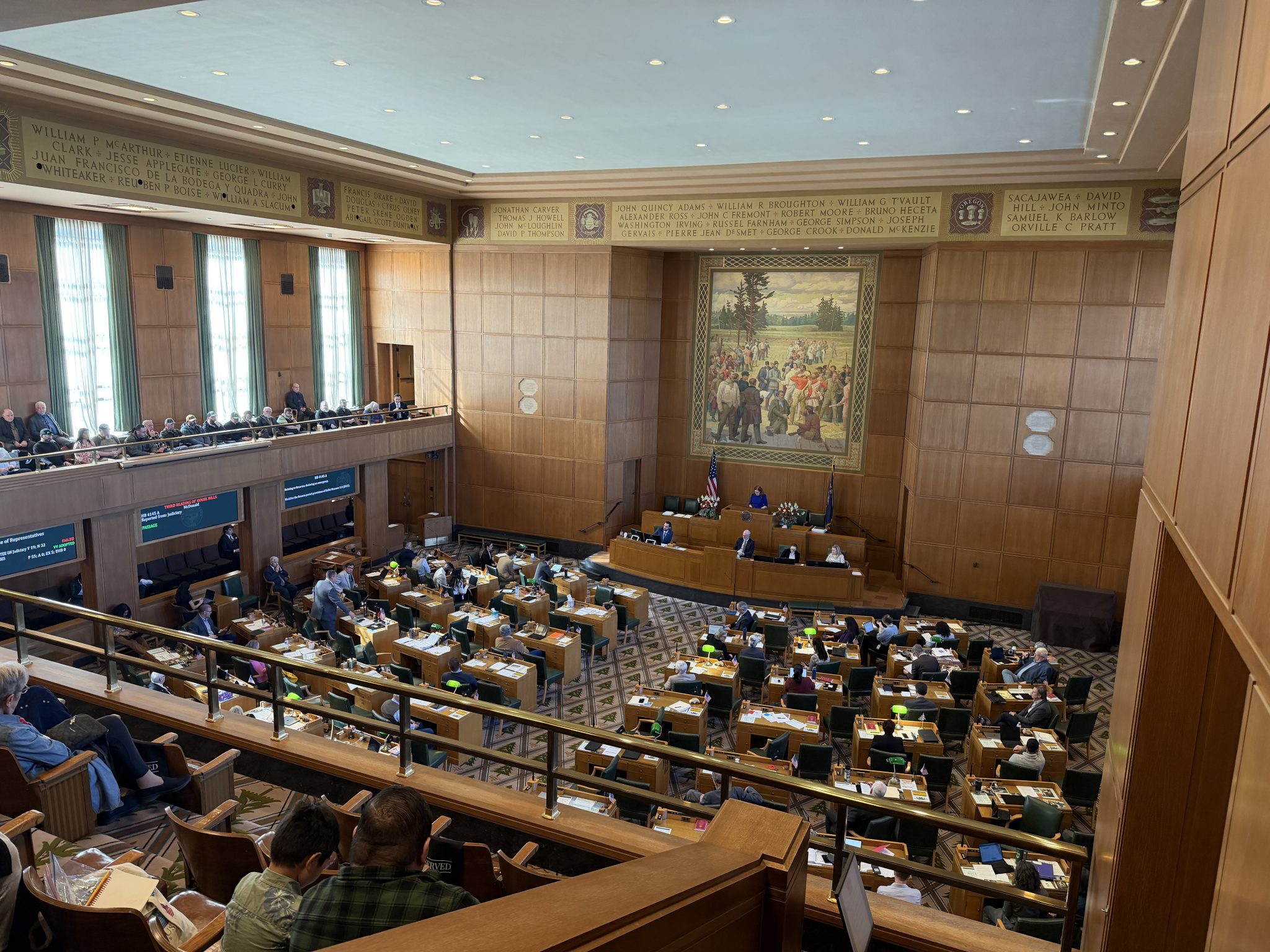Oregon Lawmakers Pass Bill Reversing Federal Tax Breaks; Republicans ...